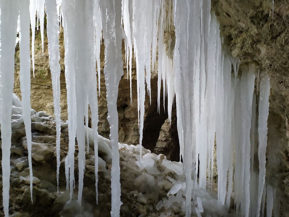Les stalactites de glace 385 - Sports Jeunes Vacances